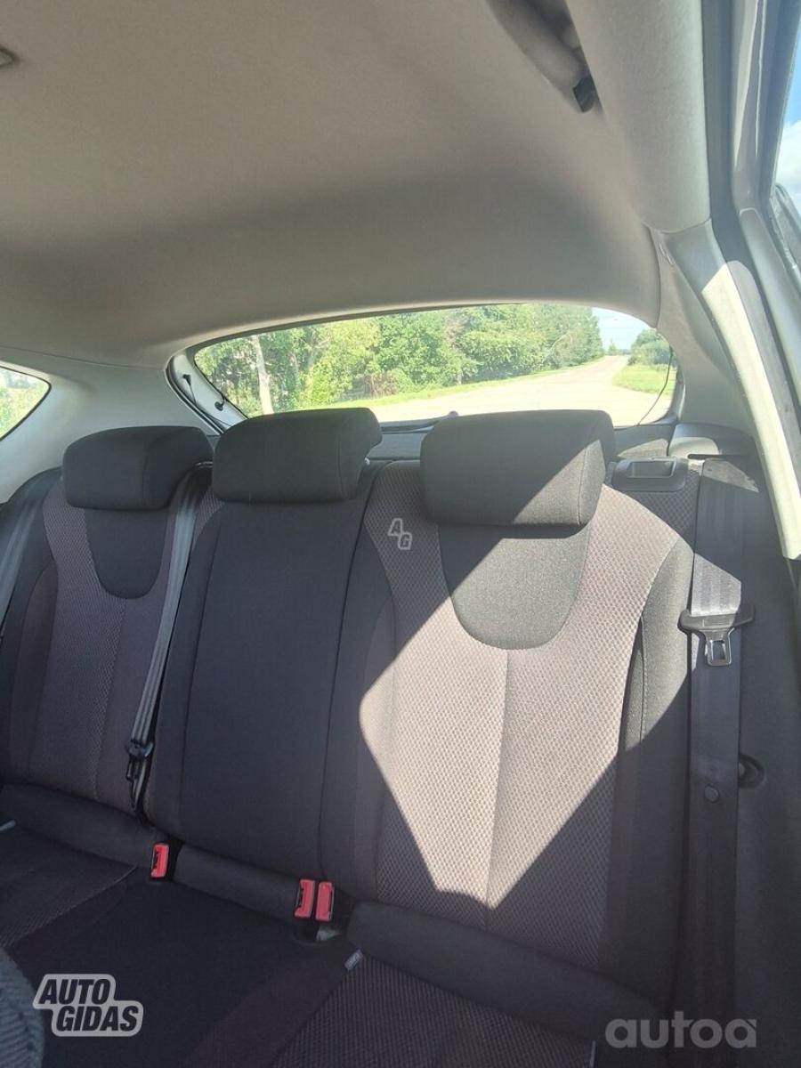 Balts SEAT Leon 2008 Jonava, ar dzinēja tilpumu 2.00 L un nobraukumu 289 tūkst. km par 1900 €, foto 16 vietnē AUTOMOTO.COM.LV