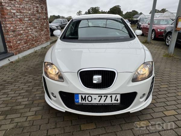White SEAT Leon 2008 in Talsi, with an engine capacity of 1.60 L and mileage of 313 thousand km for 1795 €, photo 3 on AUTOMOTO.COM.LV