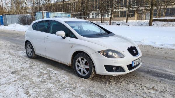 White SEAT Leon 2009 in Riga, with an engine capacity of 2.00 L and mileage of 354 thousand km for 3500 €, photo 2 on AUTOMOTO.COM.LV