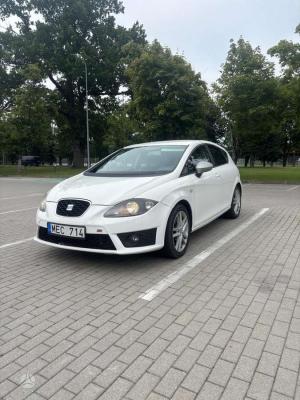 White SEAT Leon 2009 in Taurage, with an engine capacity of 2.00 L and mileage of 214 thousand km for 3000 €, photo  on AUTOMOTO.COM.LV
