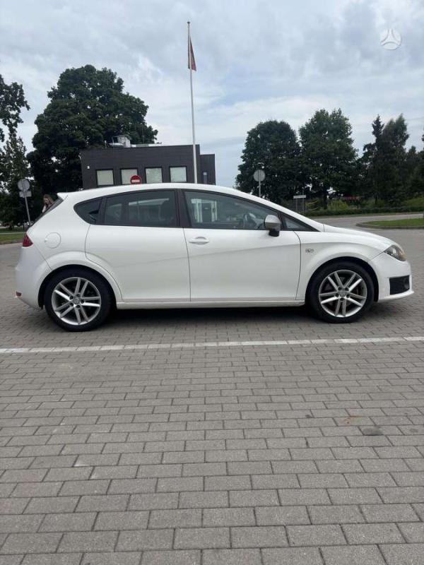 Balts SEAT Leon 2009 Tauragė, ar dzinēja tilpumu 2.00 L un nobraukumu 214 tūkst. km par 3000 €, foto 3 vietnē AUTOMOTO.COM.LV