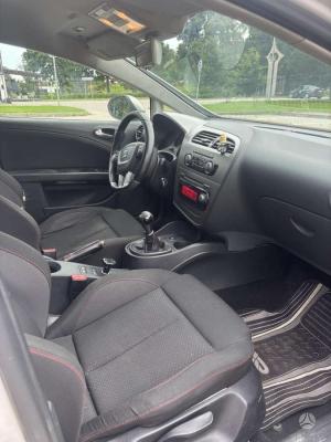 White SEAT Leon 2009 in Taurage, with an engine capacity of 2.00 L and mileage of 214 thousand km for 3000 €, photo 8 on AUTOMOTO.COM.LV