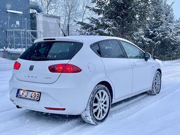 White SEAT Leon 2010 in Panevezys, with an engine capacity of 1.60 L and mileage of 280 thousand km for 3300 €, photo 3 on AUTOMOTO.COM.LV