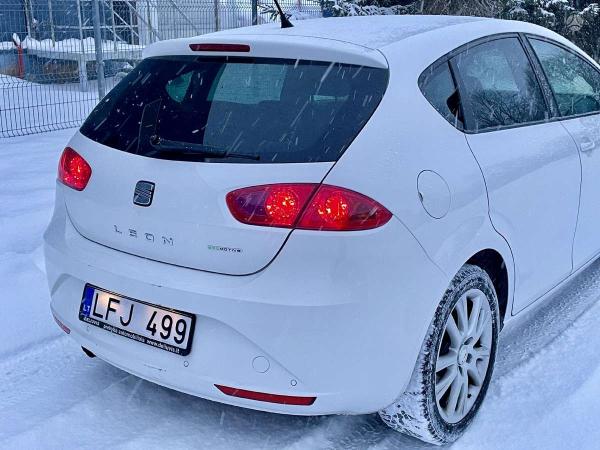 White SEAT Leon 2010 in Panevezys, with an engine capacity of 1.60 L and mileage of 280 thousand km for 3300 €, photo 4 on AUTOMOTO.COM.LV