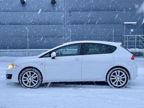 White SEAT Leon 2010 in Panevezys, with an engine capacity of 1.60 L and mileage of 280 thousand km for 3300 €, photo 6 on AUTOMOTO.COM.LV