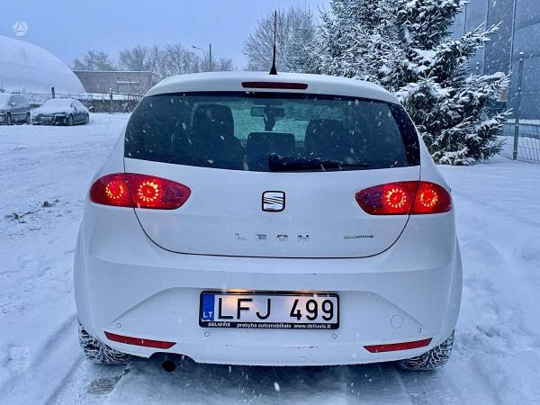 White SEAT Leon 2010 in Panevezys, with an engine capacity of 1.60 L and mileage of 280 thousand km for 3300 €, photo 9 on AUTOMOTO.COM.LV