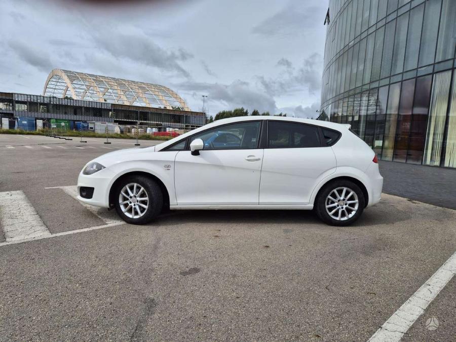 Balts SEAT Leon 2010 Šauļi, ar dzinēja tilpumu 1.80 L un nobraukumu 246 tūkst. km par 3500 €, foto 4 vietnē AUTOMOTO.COM.LV