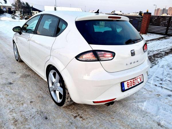 Balts SEAT Leon 2011 Jonava, ar dzinēja tilpumu 1.80 L un nobraukumu 122 tūkst. km par 2999 €, foto 4 vietnē AUTOMOTO.COM.LV