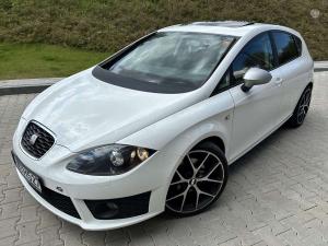 White SEAT Leon 2011 in Vilnius, with an engine capacity of 2.00 L and mileage of 280 thousand km for 4250 €, photo 3 on AUTOMOTO.COM.LV