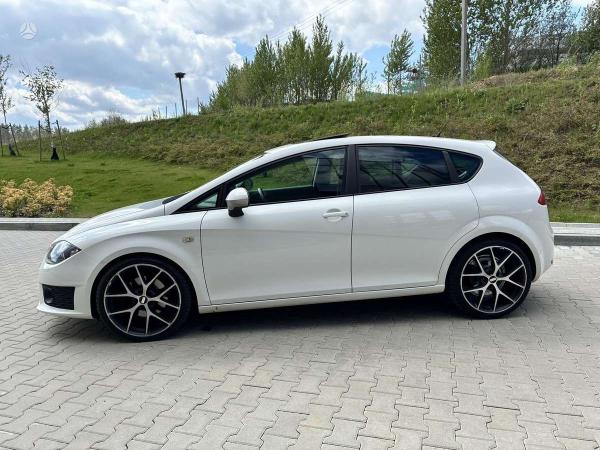 Balts SEAT Leon 2011 Viļņa, ar dzinēja tilpumu 2.00 L un nobraukumu 280 tūkst. km par 4250 €, foto 8 vietnē AUTOMOTO.COM.LV