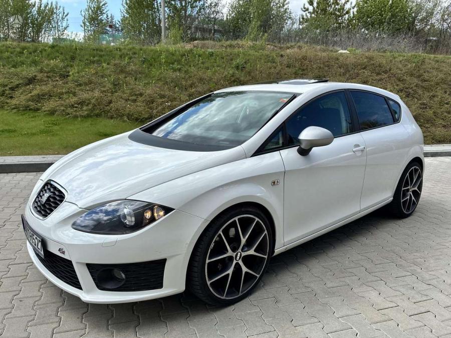 White SEAT Leon 2011 in Vilnius, with an engine capacity of 2.00 L and mileage of 280 thousand km for 4250 €, photo 10 on AUTOMOTO.COM.LV
