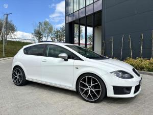 White SEAT Leon 2011 in Vilnius, with an engine capacity of 2.00 L and mileage of 280 thousand km for 4250 €, photo 11 on AUTOMOTO.COM.LV