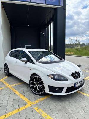 White SEAT Leon 2011 in Vilnius, with an engine capacity of 2.00 L and mileage of 280 thousand km for 4250 €, photo 12 on AUTOMOTO.COM.LV