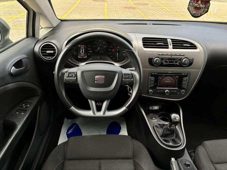 White SEAT Leon 2011 in Vilnius, with an engine capacity of 2.00 L and mileage of 280 thousand km for 4250 €, photo 18 on AUTOMOTO.COM.LV