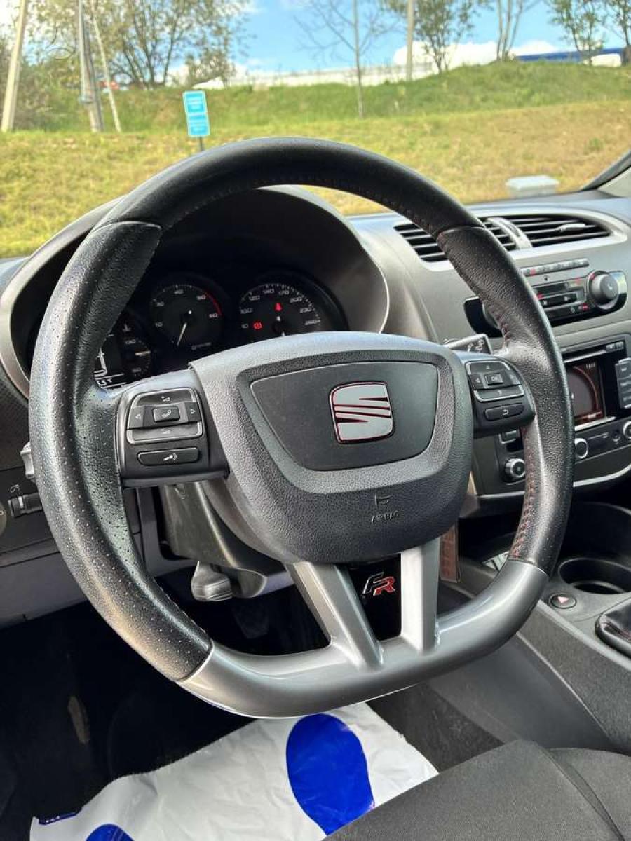 White SEAT Leon 2011 in Vilnius, with an engine capacity of 2.00 L and mileage of 280 thousand km for 4250 €, photo 19 on AUTOMOTO.COM.LV