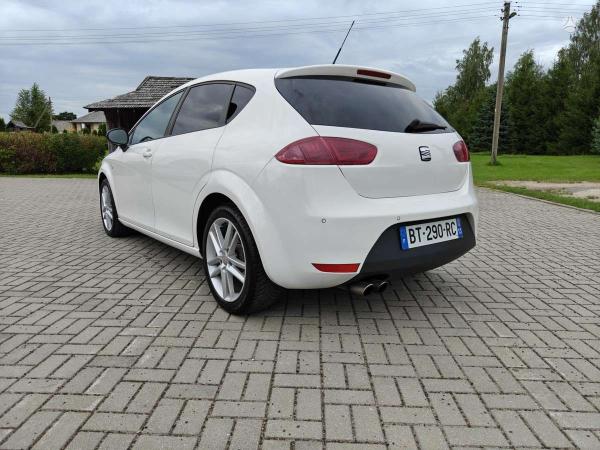 Balts SEAT Leon 2011 Tauragė, ar dzinēja tilpumu 1.97 L un nobraukumu 237 tūkst. km par 3400 €, foto 3 vietnē AUTOMOTO.COM.LV