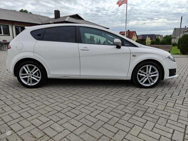 Balts SEAT Leon 2011 Tauragė, ar dzinēja tilpumu 1.97 L un nobraukumu 237 tūkst. km par 3400 €, foto 5 vietnē AUTOMOTO.COM.LV