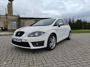 White SEAT Leon 2011 in Taurage, with an engine capacity of 1.97 L and mileage of 237 thousand km for 3400 €, photo  on AUTOMOTO.COM.LV
