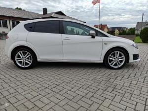 White SEAT Leon 2011 in Taurage, with an engine capacity of 1.97 L and mileage of 237 thousand km for 3400 €, photo 6 on AUTOMOTO.COM.LV
