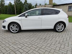 White SEAT Leon 2011 in Taurage, with an engine capacity of 1.97 L and mileage of 237 thousand km for 3400 €, photo 7 on AUTOMOTO.COM.LV