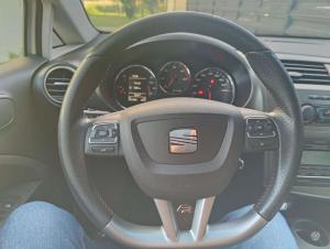 White SEAT Leon 2011 in Taurage, with an engine capacity of 1.97 L and mileage of 237 thousand km for 3400 €, photo 10 on AUTOMOTO.COM.LV
