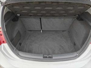 White SEAT Leon 2011 in Taurage, with an engine capacity of 1.97 L and mileage of 237 thousand km for 3400 €, photo 17 on AUTOMOTO.COM.LV