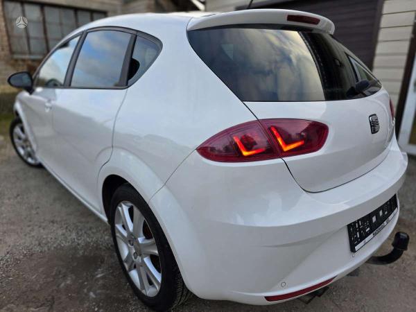 White SEAT Leon 2012 in Rokiskis, with an engine capacity of 1.97 L and mileage of 231 thousand km for 3750 €, photo 3 on AUTOMOTO.COM.LV