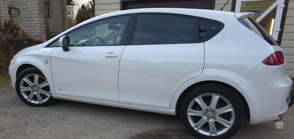 White SEAT Leon 2012 in Rokiskis, with an engine capacity of 1.97 L and mileage of 231 thousand km for 3750 €, photo 6 on AUTOMOTO.COM.LV