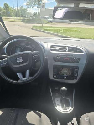 White SEAT Leon 2012 in Joniskis, with an engine capacity of 1.60 L and mileage of 302 thousand km for 3350 €, photo 6 on AUTOMOTO.COM.LV