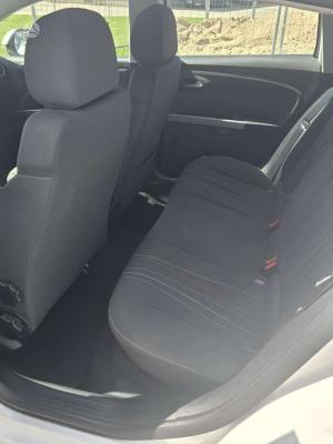 White SEAT Leon 2012 in Joniskis, with an engine capacity of 1.60 L and mileage of 302 thousand km for 3350 €, photo 8 on AUTOMOTO.COM.LV