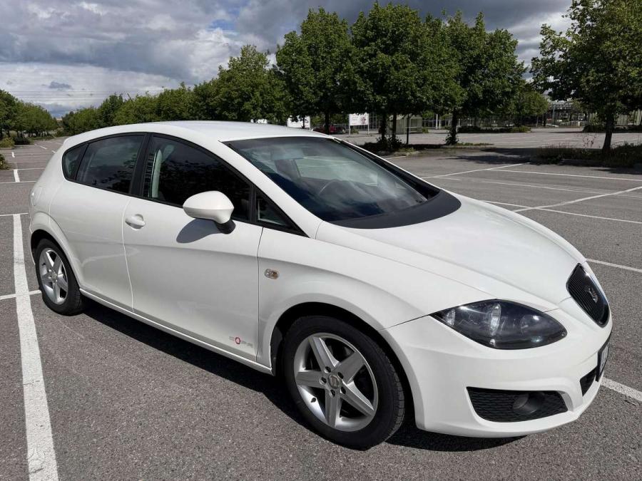 Balts SEAT Leon 2012 Panevēža, ar dzinēja tilpumu 1.60 L un nobraukumu 262 tūkst. km par 3400 €, foto 1 vietnē AUTOMOTO.COM.LV