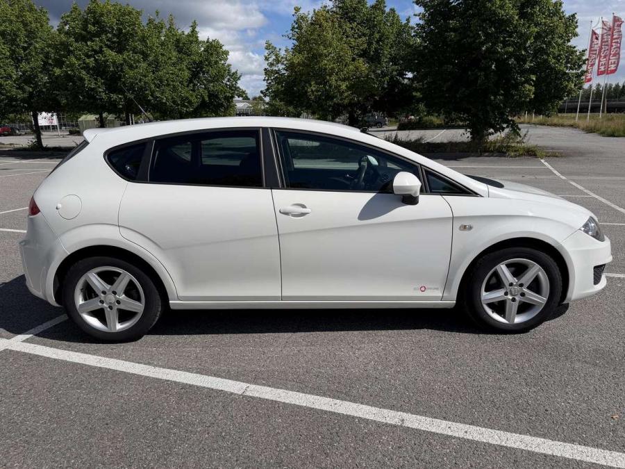 Balts SEAT Leon 2012 Panevēža, ar dzinēja tilpumu 1.60 L un nobraukumu 262 tūkst. km par 3400 €, foto 3 vietnē AUTOMOTO.COM.LV