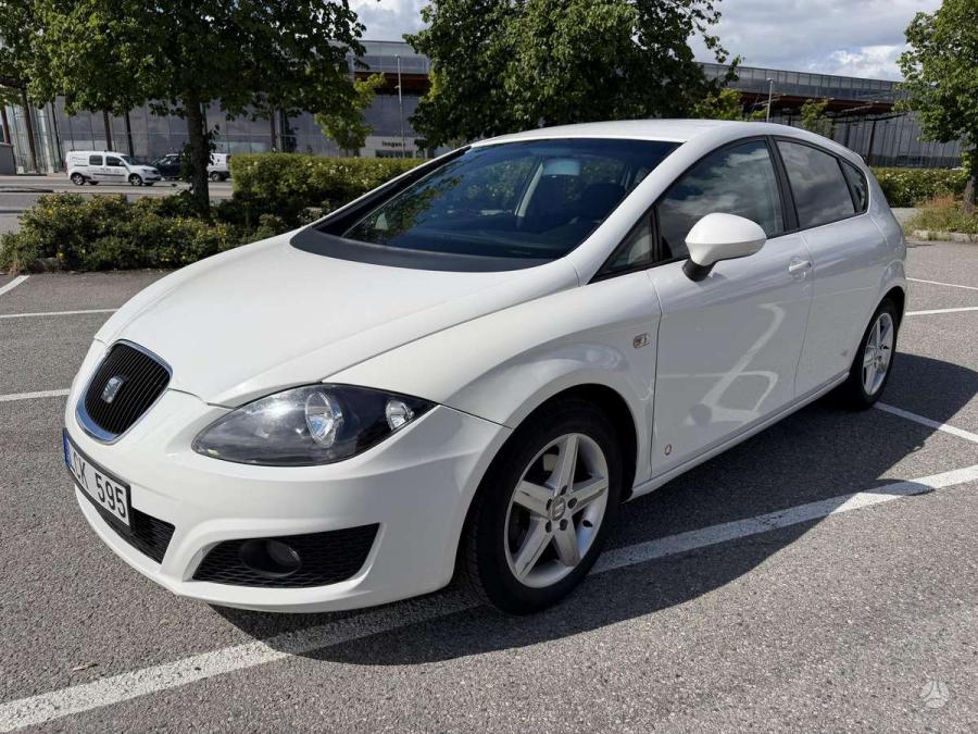 Balts SEAT Leon 2012 Panevēža, ar dzinēja tilpumu 1.60 L un nobraukumu 262 tūkst. km par 3400 €, foto 8 vietnē AUTOMOTO.COM.LV