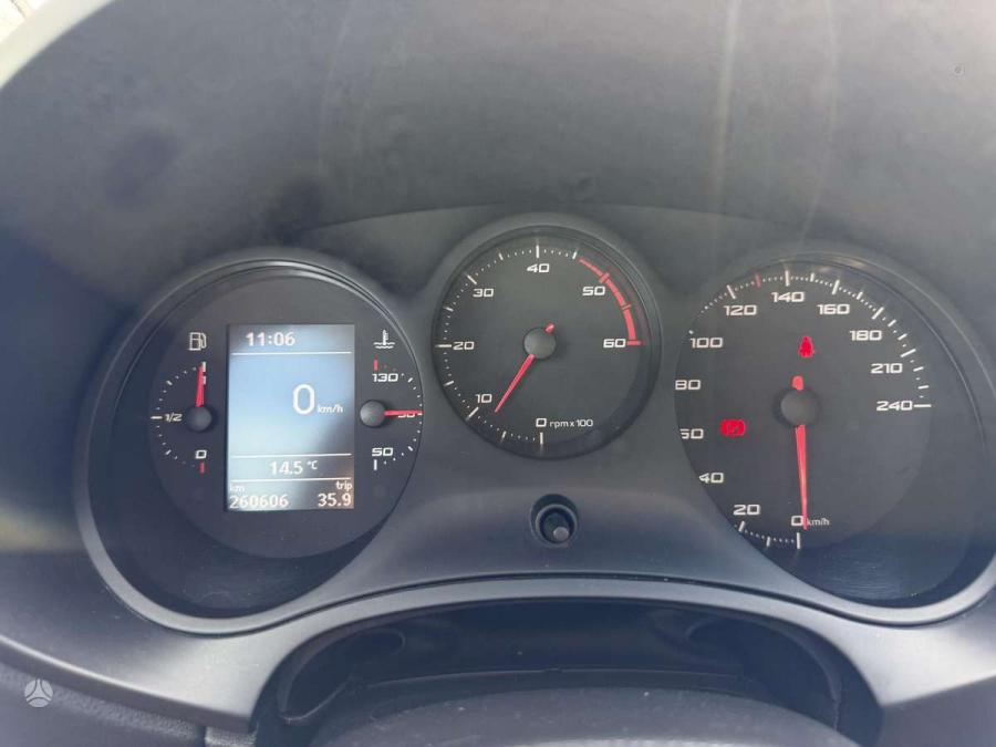 Balts SEAT Leon 2012 Panevēža, ar dzinēja tilpumu 1.60 L un nobraukumu 262 tūkst. km par 3400 €, foto 11 vietnē AUTOMOTO.COM.LV