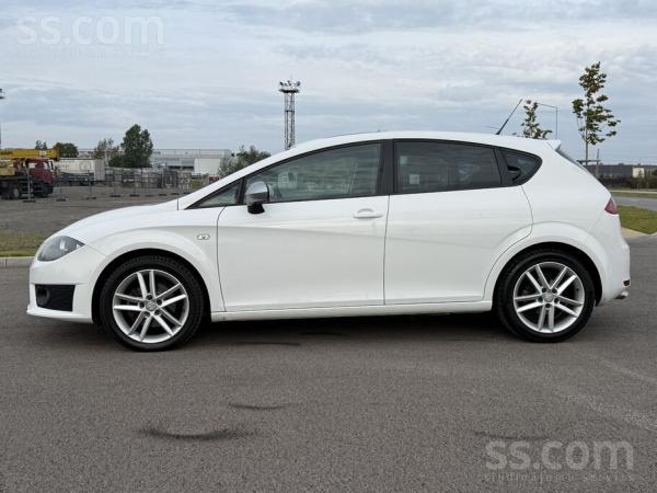 Сеат Леон 2012 в Лиепая на AUTOMOTO.COM.LV Белый Сеат Леон 2012 в Лиепая, объемом двигателя 2.00 л и пробегом 288 тыс. км за 4800 €, фото 6 на AUTOMOTO.COM.LV