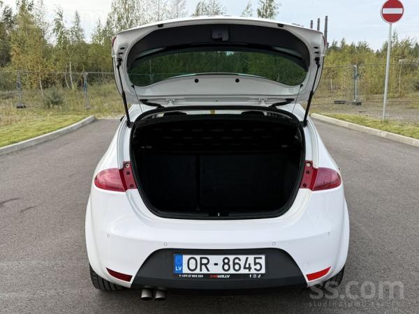 Сеат Леон 2012 в Лиепая на AUTOMOTO.COM.LV Белый Сеат Леон 2012 в Лиепая, объемом двигателя 2.00 л и пробегом 288 тыс. км за 4800 €, фото 11 на AUTOMOTO.COM.LV