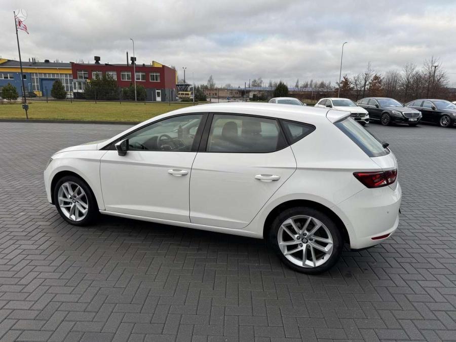 White SEAT Leon 2013 in Telschi, with an engine capacity of 1.60 L and mileage of 251 thousand km for 4800 €, photo 4 on AUTOMOTO.COM.LV