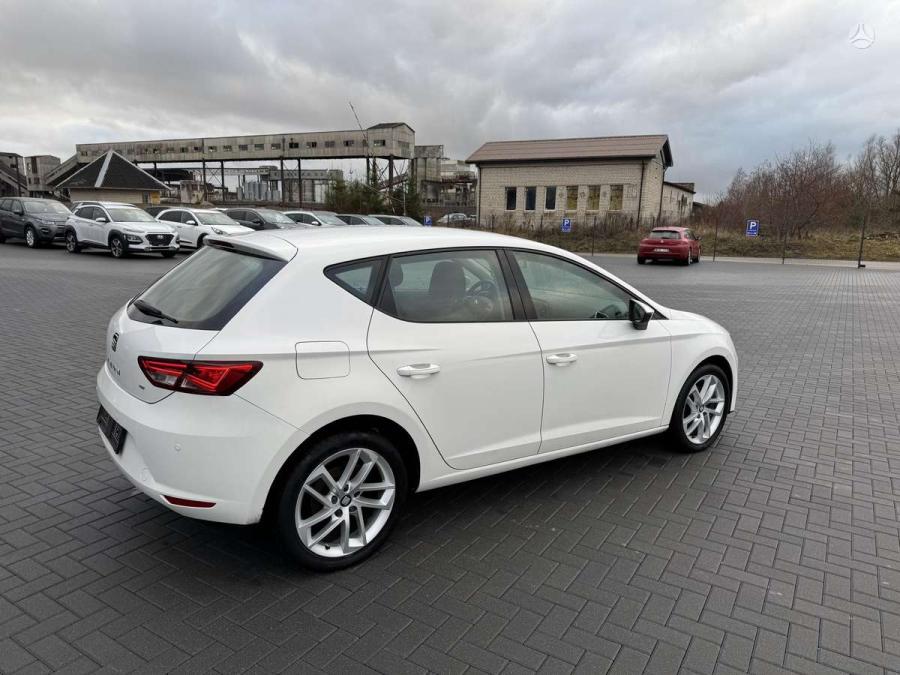 White SEAT Leon 2013 in Telschi, with an engine capacity of 1.60 L and mileage of 251 thousand km for 4800 €, photo 9 on AUTOMOTO.COM.LV