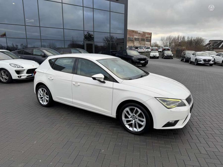 White SEAT Leon 2013 in Telschi, with an engine capacity of 1.60 L and mileage of 251 thousand km for 4800 €, photo 11 on AUTOMOTO.COM.LV