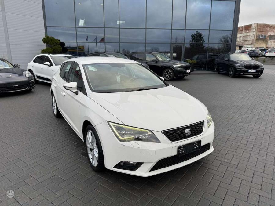 White SEAT Leon 2013 in Telschi, with an engine capacity of 1.60 L and mileage of 251 thousand km for 4800 €, photo 12 on AUTOMOTO.COM.LV