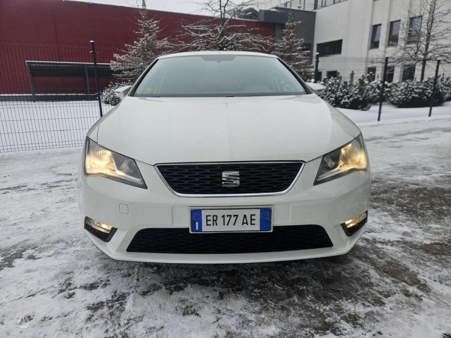 White SEAT Leon 2013 in Kaunas, with an engine capacity of 1.60 L and mileage of 261 thousand km for 5250 €, photo 5 on AUTOMOTO.COM.LV