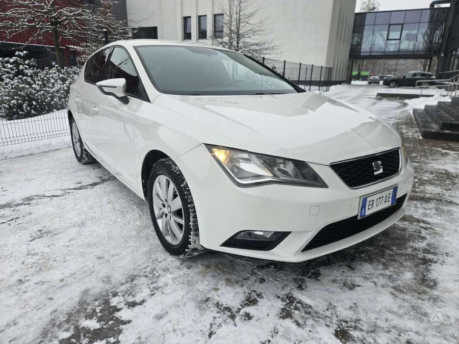 White SEAT Leon 2013 in Kaunas, with an engine capacity of 1.60 L and mileage of 261 thousand km for 5250 €, photo 8 on AUTOMOTO.COM.LV