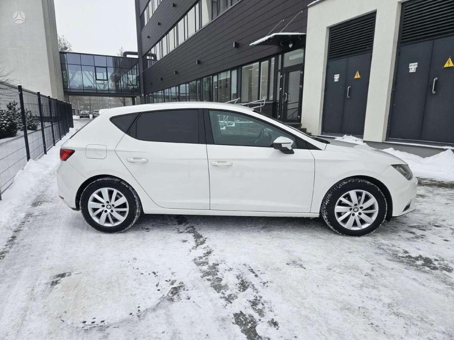 White SEAT Leon 2013 in Kaunas, with an engine capacity of 1.60 L and mileage of 261 thousand km for 5250 €, photo 15 on AUTOMOTO.COM.LV