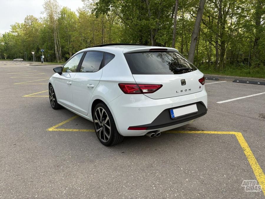 White SEAT Leon 2013 in Klaipeda, with an engine capacity of 2.00 L and mileage of 267 thousand km for 8000 €, photo 6 on AUTOMOTO.COM.LV