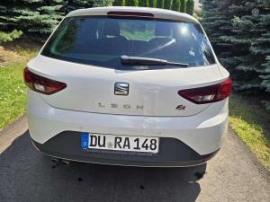 White SEAT Leon 2013 in Utena, with an engine capacity of 1.97 L and mileage of 226 thousand km for 5600 €, photo 7 on AUTOMOTO.COM.LV