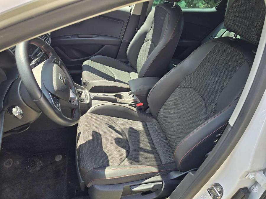 White SEAT Leon 2013 in Utena, with an engine capacity of 1.97 L and mileage of 226 thousand km for 5600 €, photo 11 on AUTOMOTO.COM.LV