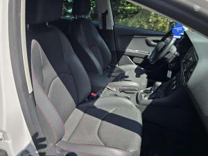 White SEAT Leon 2013 in Utena, with an engine capacity of 1.97 L and mileage of 226 thousand km for 5600 €, photo 13 on AUTOMOTO.COM.LV