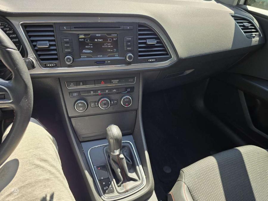 White SEAT Leon 2013 in Utena, with an engine capacity of 1.97 L and mileage of 226 thousand km for 5600 €, photo 17 on AUTOMOTO.COM.LV