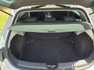 White SEAT Leon 2013 in Utena, with an engine capacity of 1.97 L and mileage of 226 thousand km for 5600 €, photo 21 on AUTOMOTO.COM.LV
