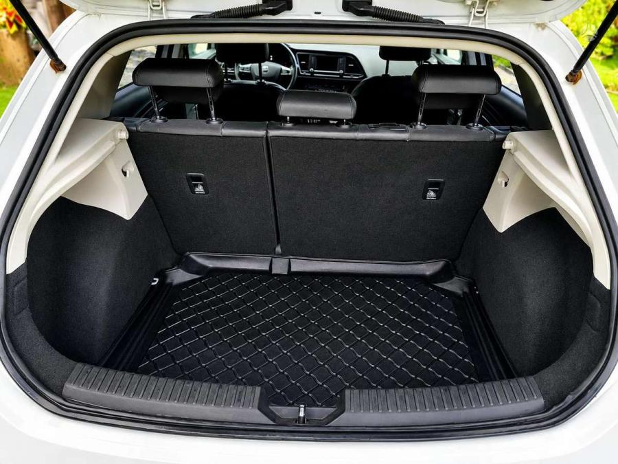 Balts SEAT Leon 2013 Kauņa, ar dzinēja tilpumu 1.60 L un nobraukumu 365 tūkst. km par 4750 €, foto 14 vietnē AUTOMOTO.COM.LV